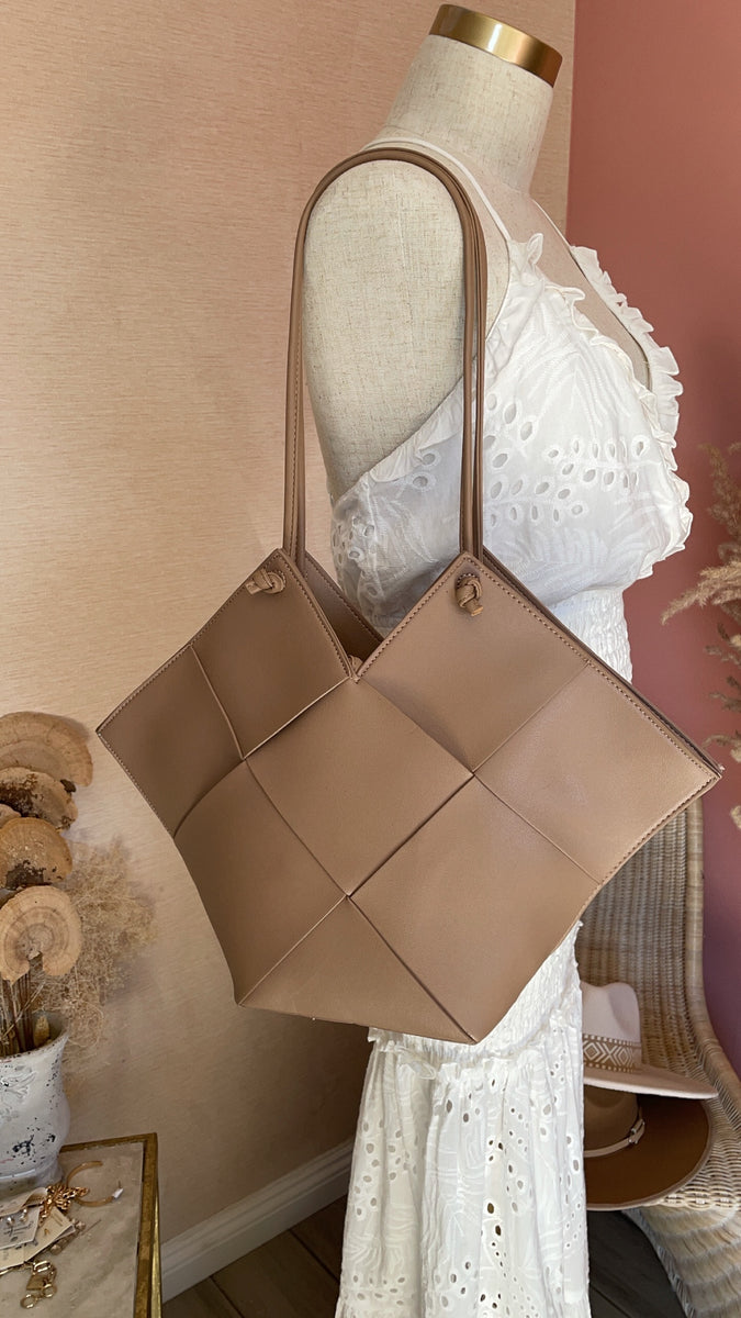 JENN- BAG – Mrs. Blush